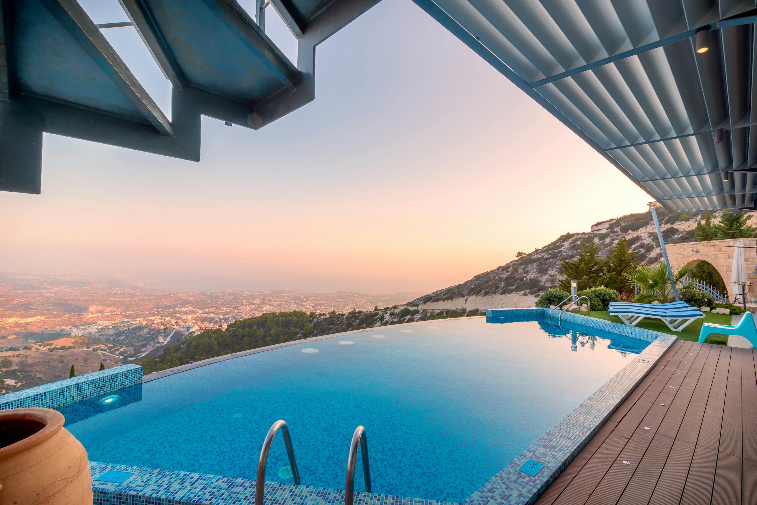 5 Secrets to Booking Affordable Luxury Vacations - Some Beach Travel ...